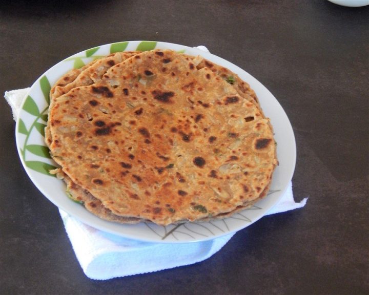 Sindhi Koki | Flavoured Flaky Flatbread with Onion - Pavanis Kitchen